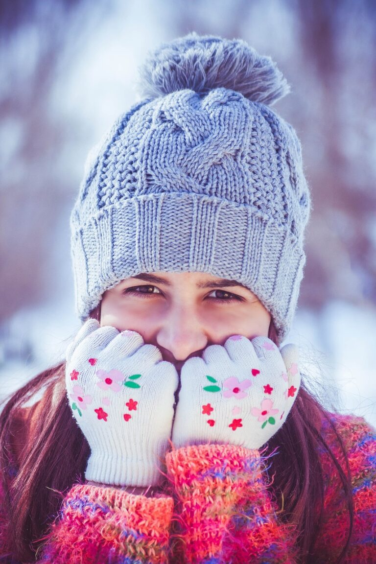 Warm Up This Winter: Acupuncture for Cold Hands and Feet - Acupuncture ...